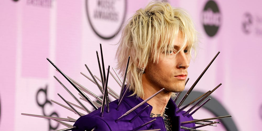 Machine Gun Kelly Wears Spiked Purple Suit For American Music Awards ...