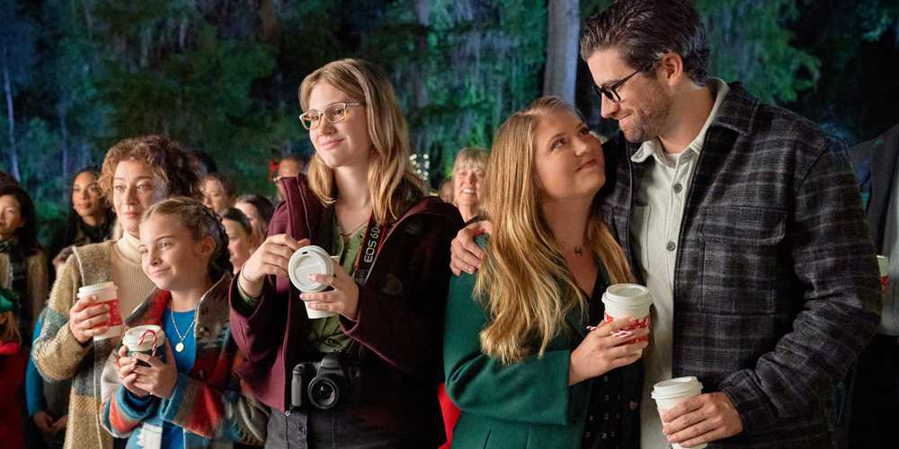 Jaicy Elliot Reunites With A Long Lost Father In Hallmark’s ‘My ...