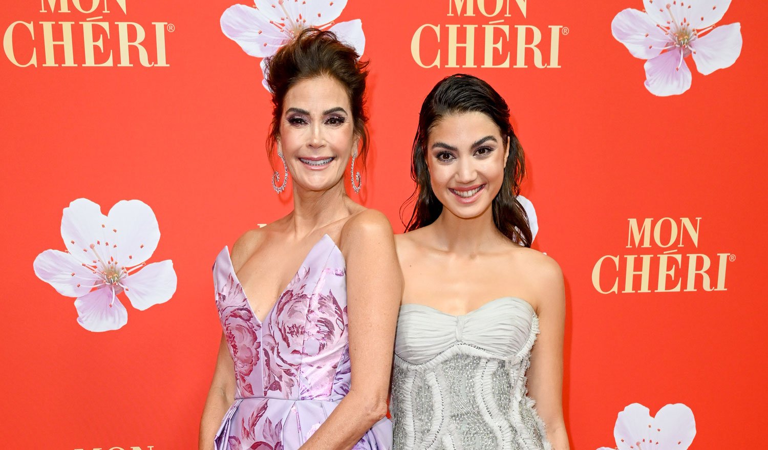 Teri Hatcher Makes Rare Red Carpet Appearance with Daughter Emerson ...