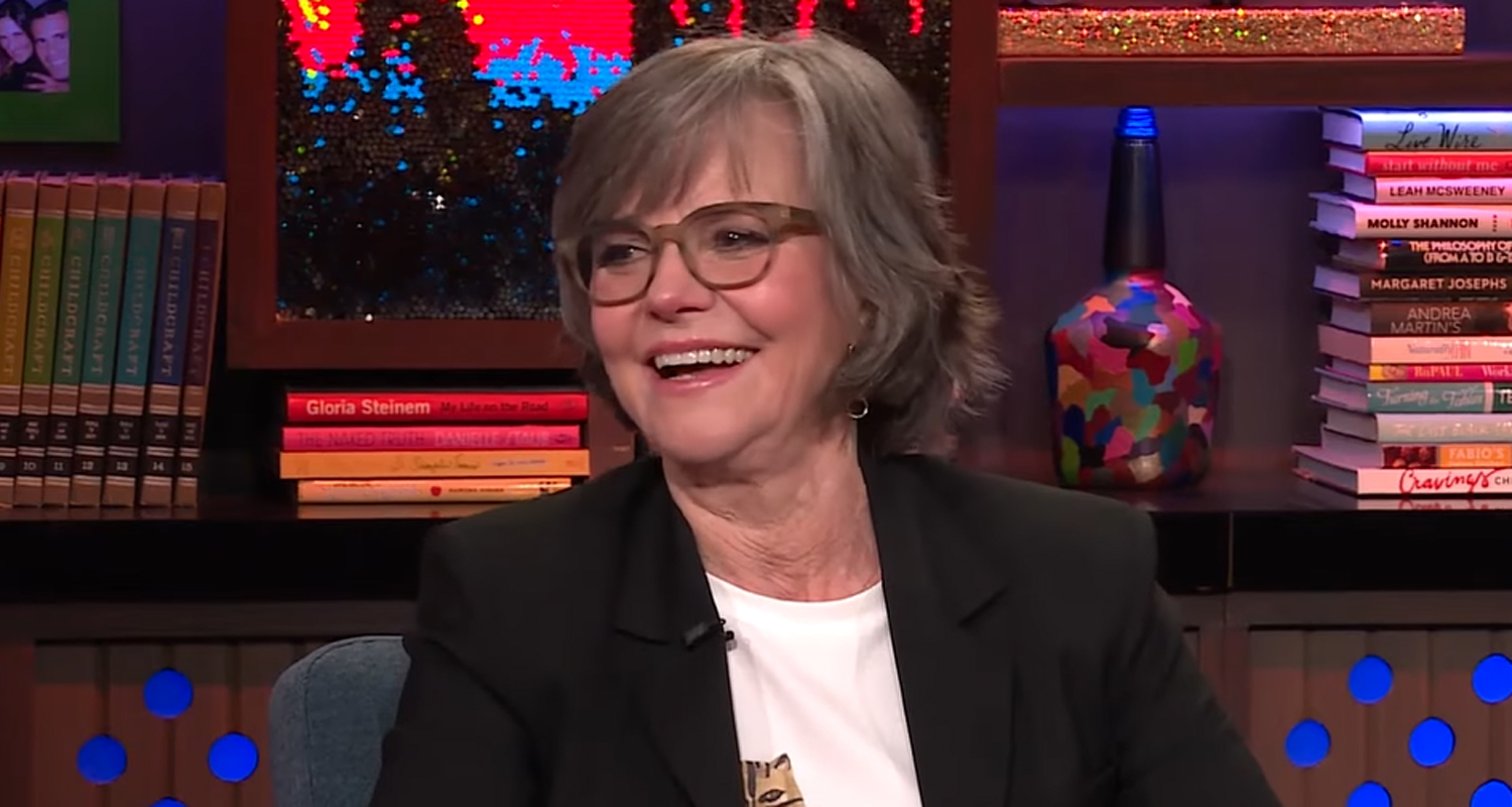 Sally Field Reveals Who Her Worst On-Screen Kiss Was With – Watch Now ...