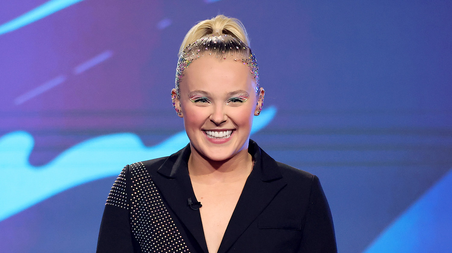 JoJo Siwa Says She's Been 'Used For Views' & 'Clout' Amid Split From ...
