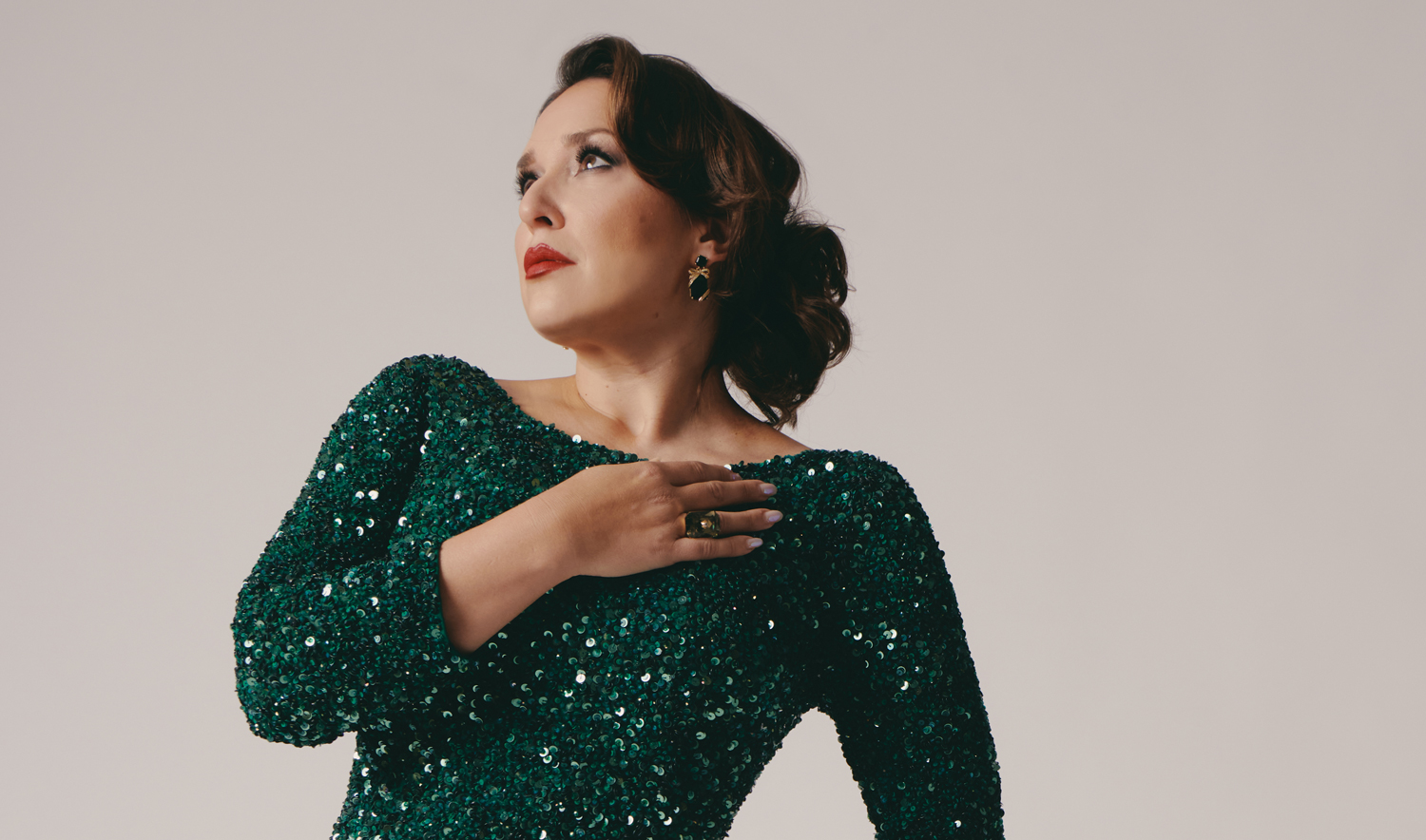 Broadway Star Jessica Vosk Emulates Judy Garland In New Photo Shoot ...
