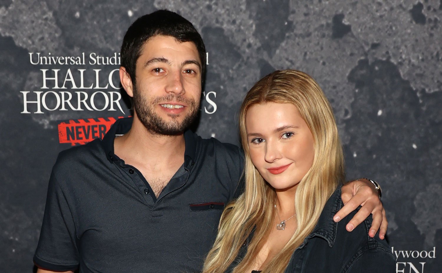 Abigail Breslin Announces She’s Married, Shares Photo of Wedding Ring ...