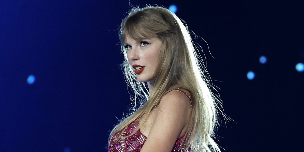 Taylor Swift Jokes About Changing Up Her Eras Tour Setlist | Newsies ...