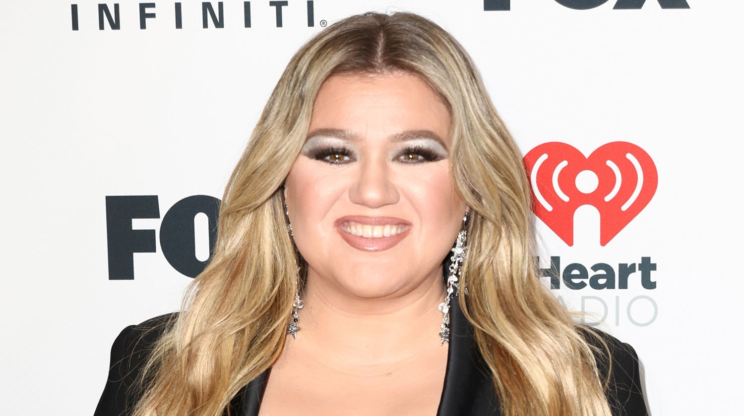 Kelly Clarkson Reveals She’s Writing Something for Broadway Right Now ...