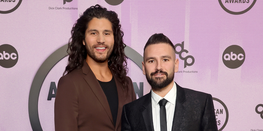 How Does Dan & Shay’s Shared Chair Work on The Voice? Country Duo Shows ...