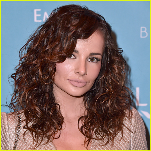 12 Notable Celebrities Are All Members of Mensa, the High IQ Society ...