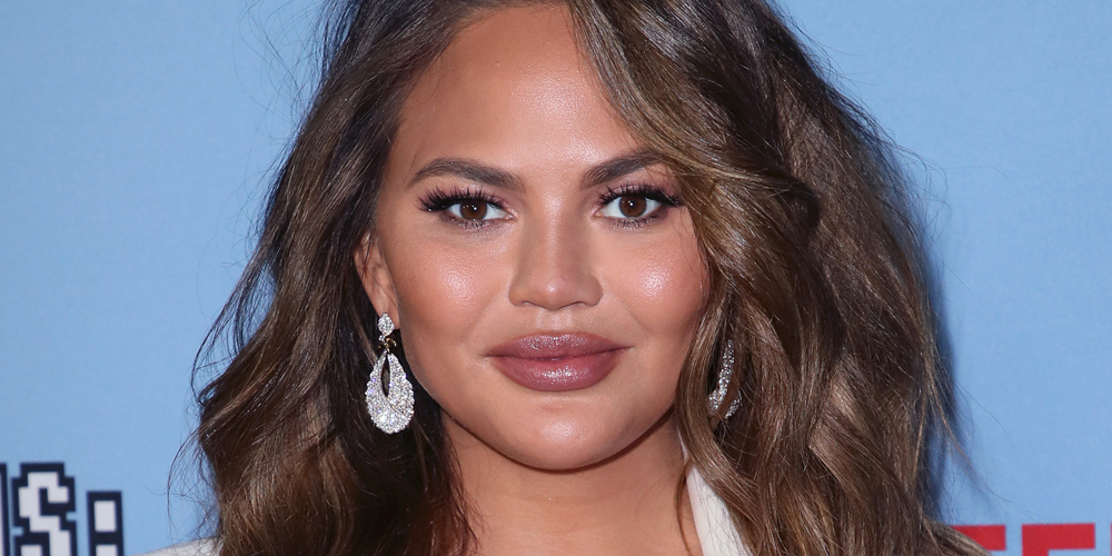 This Super Comfy, Chrissy Teigen-Approved Blanket Is $50 Off Right Now ...