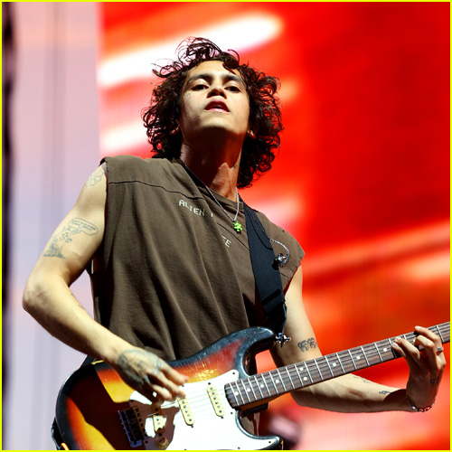 Dominic Fike Opens Up About His Live Show, Touring Philosophy, How He ...