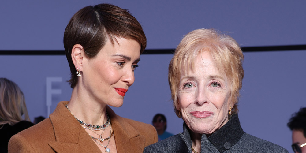 Sarah Paulson Says Girlfriend Holland Taylor Is the ‘Smart, Wisest ...