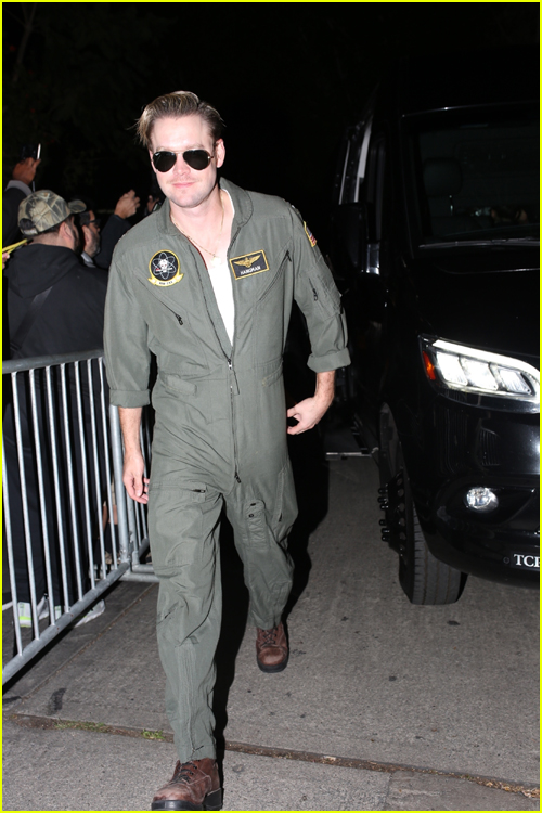 Justin & Hailey Bieber, Joey King & More Celebs Attend Vas J Morgan ...