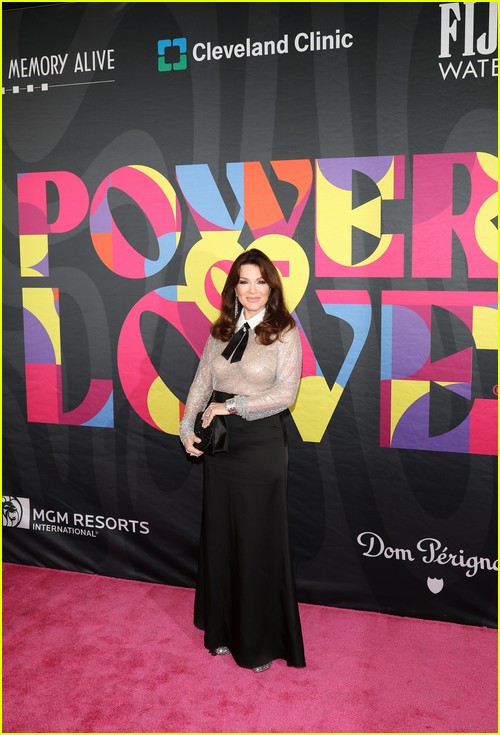 Blake Shelton Gets Support from Wife Gwen Stefani as He’s Honored at ...