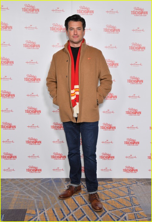 Tyler Hynes & Hunter King Get Support From Hallmark Stars & Kansas City ...