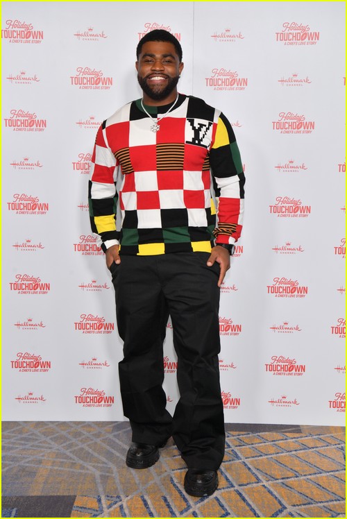 Tyler Hynes & Hunter King Get Support From Hallmark Stars & Kansas City ...