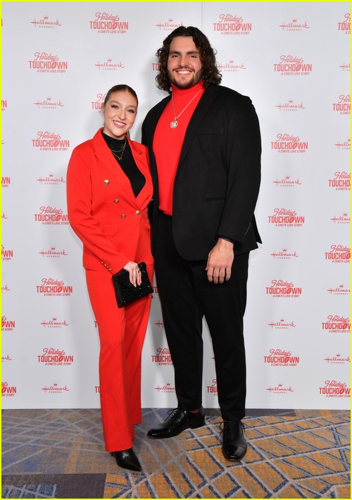 Tyler Hynes & Hunter King Get Support From Hallmark Stars & Kansas City ...