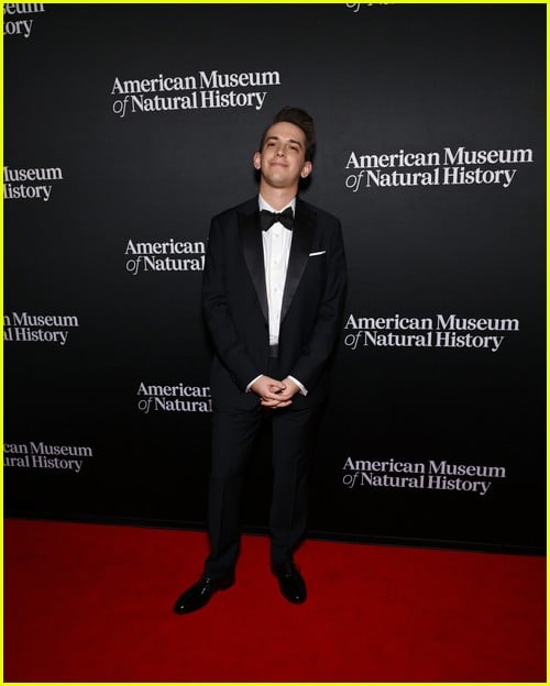 Scarlett Johansson & Colin Jost Enjoy Rare Date Night At American ...