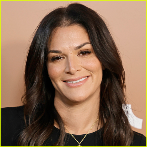 Justin Bieber Unfollows Scooter Braun & 4 Other Key Team Members, One ...