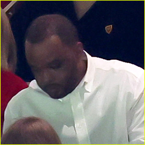 Who’s Sitting with Taylor Swift at Super Bowl 2025? Look Inside Her ...