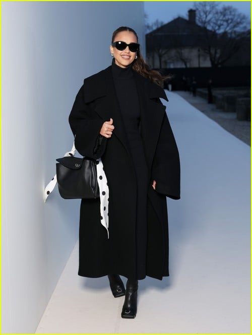 Sarah Michelle Gellar, Jessica Alba, & More Attend Balenciaga Fashion ...