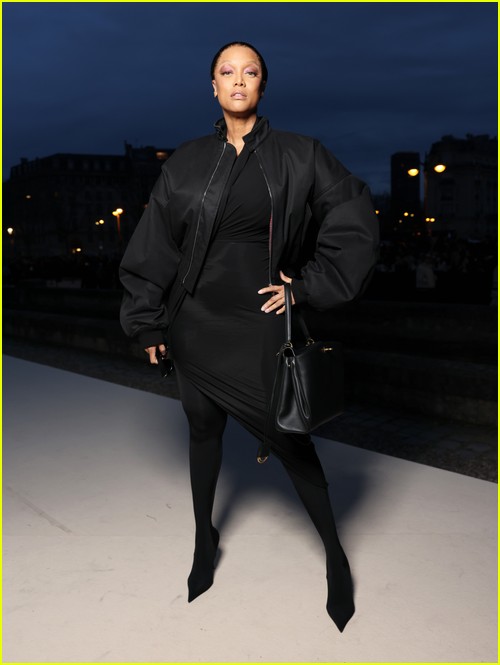 Sarah Michelle Gellar, Jessica Alba, & More Attend Balenciaga Fashion ...