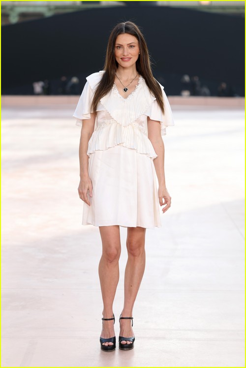 ‘Bridgerton’ Stars Yerin Ha & Simone Ashley Attend Chanel Show During ...