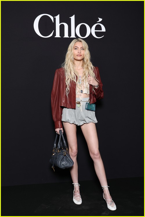 Doechii Goes Barefoot for Chloe Show During Paris Fashion Week – See ...