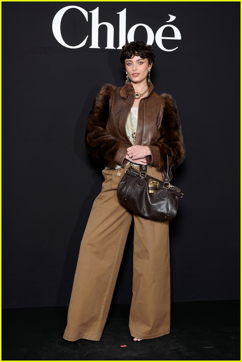 Doechii Goes Barefoot for Chloe Show During Paris Fashion Week – See ...