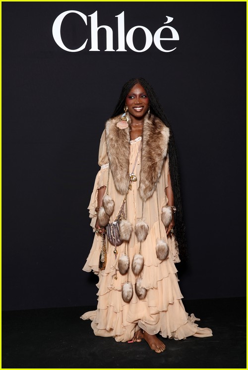 Doechii Goes Barefoot for Chloe Show During Paris Fashion Week – See ...