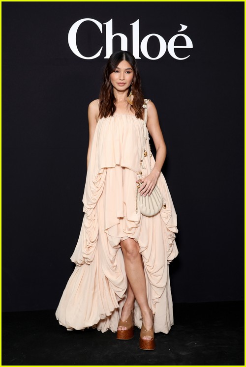 Doechii Goes Barefoot for Chloe Show During Paris Fashion Week – See ...