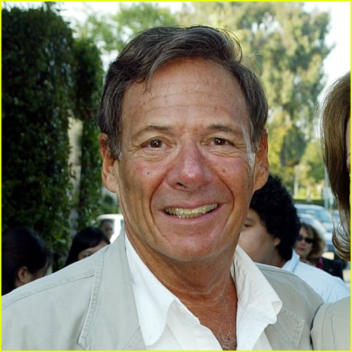 ‘Friends’ Stars Who Have Sadly Passed Away – Remembering the Cast ...