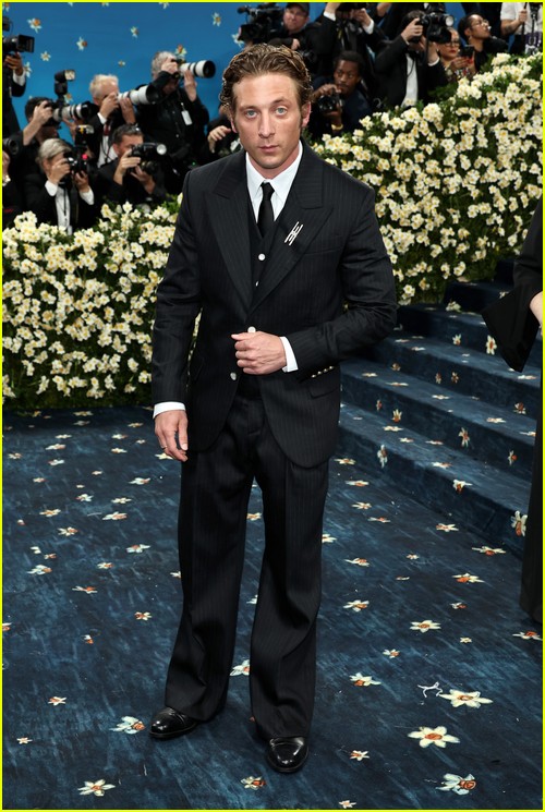 Every Celeb at Met Gala 2025 – See All Red Carpet Photos & Full Guest ...