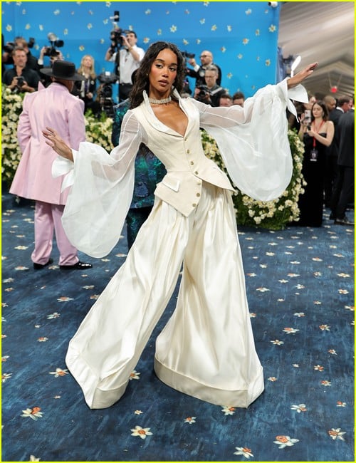 Every Celeb at Met Gala 2025 – See All Red Carpet Photos & Full Guest List (Updating Live All ...