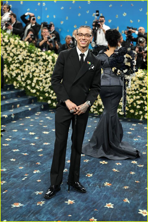 Every Celeb at Met Gala 2025 – See All Red Carpet Photos & Full Guest List (Updating Live All ...