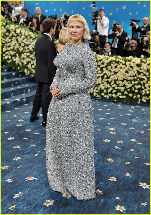 Every Celeb at Met Gala 2025 – See All Red Carpet Photos & Full Guest List (Updating Live All ...