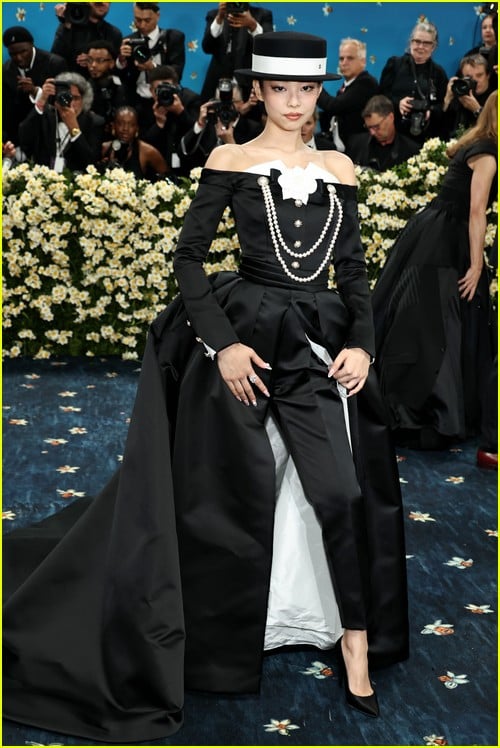 Every Celeb at Met Gala 2025 – See All Red Carpet Photos & Full Guest List (Updating Live All ...