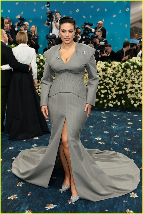 Every Celeb at Met Gala 2025 – See All Red Carpet Photos & Full Guest List (Updating Live All ...