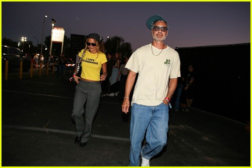 Stars Attend Oasis Concert in LA: Niall Horan, Demi Lovato, Kristen Stewart & More! | Amelia ...