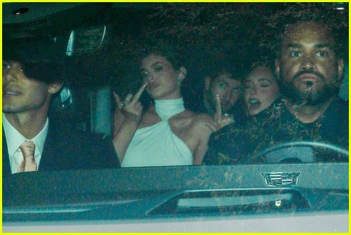 Kris Jenner’s 70th Birthday Party: Full Guest List of 50+ Celeb ...