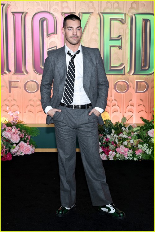 Nina Dobrev, Claire Danes, & So Many More Celebs Attended the ‘Wicked ...