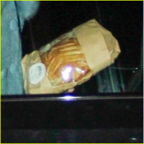 Taylor Swift Gifts Sourdough Bread to 4 of Her Celebrity Friends ...